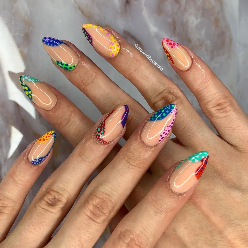 21 Striking Cyber Dot Nails For Your Inspiration