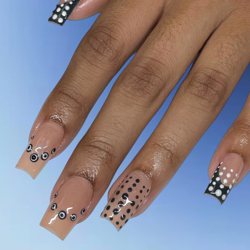 21 Striking Cyber Dot Nails For Your Inspiration