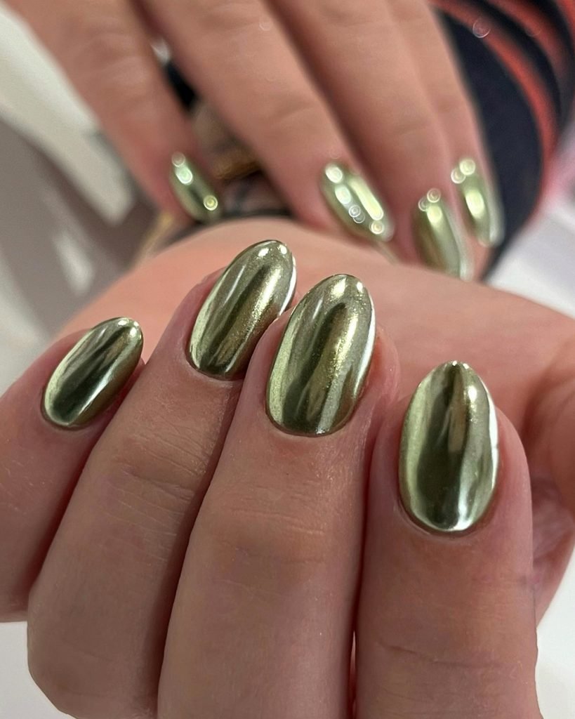 31 Cute Chrome Nails Designs for a Trendy Manicure