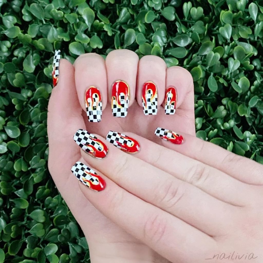 45 Adorable Checkered Nails You Must Try in 2024