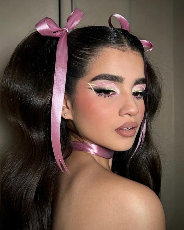 20 Adorable Coquette Hairstyles to Feel Like a Disney Princess