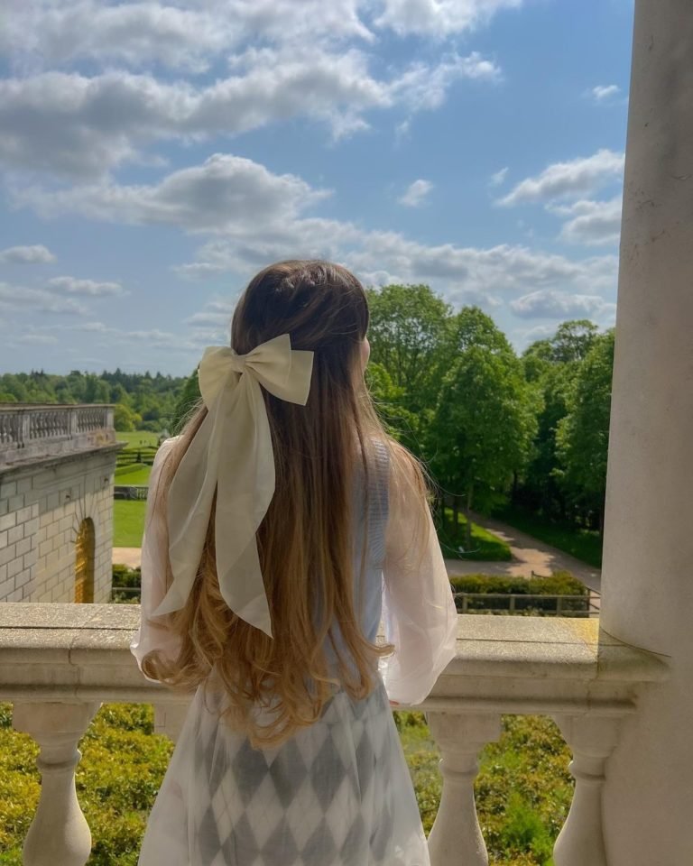 20 Adorable Coquette Hairstyles to Feel Like a Disney Princess