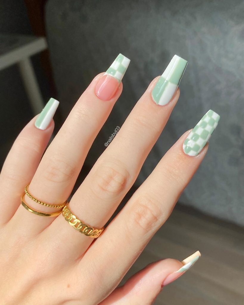 18 Cute & Trendy Sage Green Nails Ideas