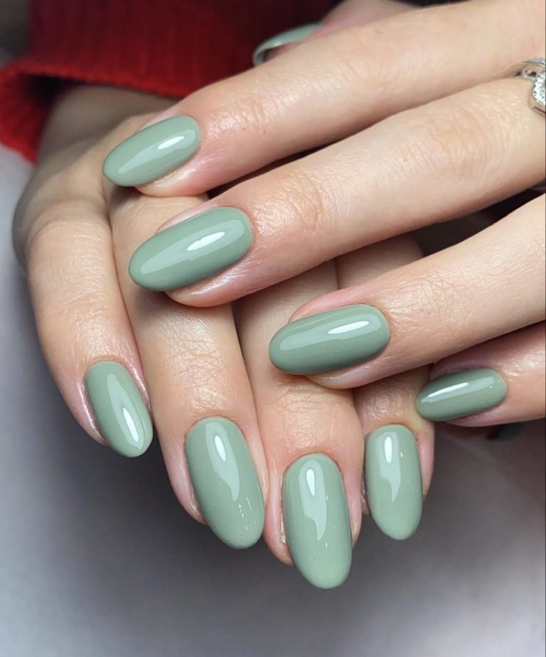 18 Cute & Trendy Sage Green Nails Ideas