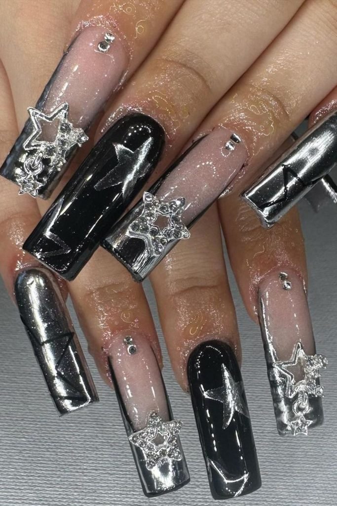 40 Striking Chrome Star Nails Inspo for a Fun & Trendy Manicure