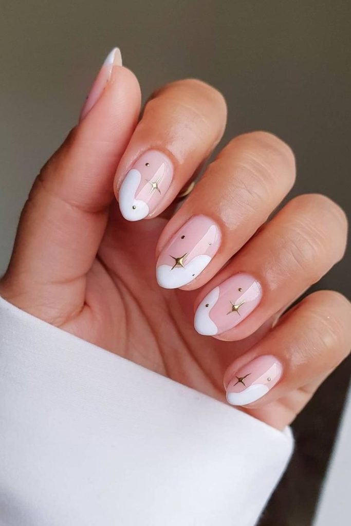 40 Striking Chrome Star Nails Inspo for a Fun & Trendy Manicure