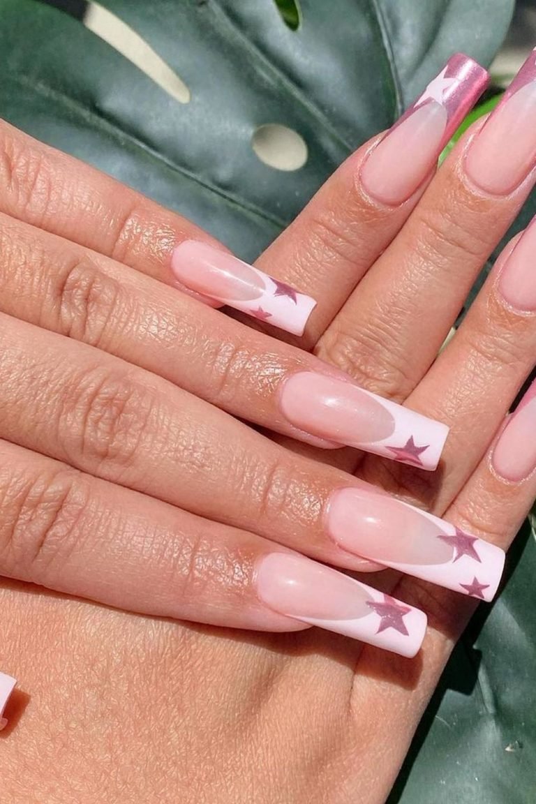 40 Striking Chrome Star Nails Inspo for a Fun & Trendy Manicure