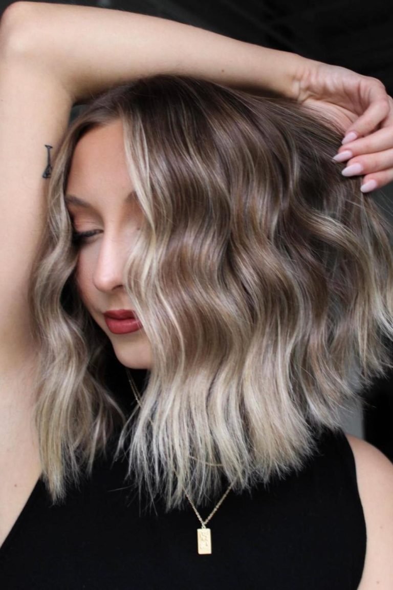 25 Cute & Trendy Shoulder Length Hairstyles For 2024