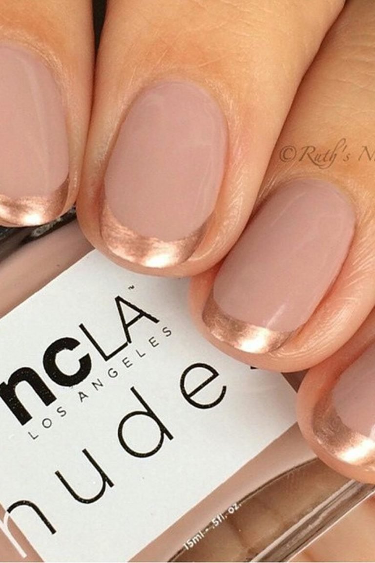 35 Cute & Trendy Gold French Tip Nails Ideas for 2024