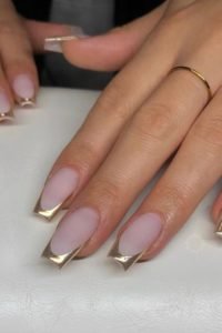35 Cute & Trendy Gold French Tip Nails Ideas for 2024