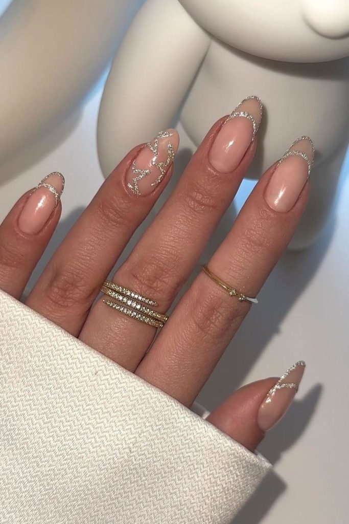 25 Sparkly Silver Glitter Nails Ideas for a Dazzling Mani